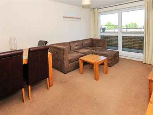 2 Bedrooms Flat for rent in Gean Court, Cline Road, London N11