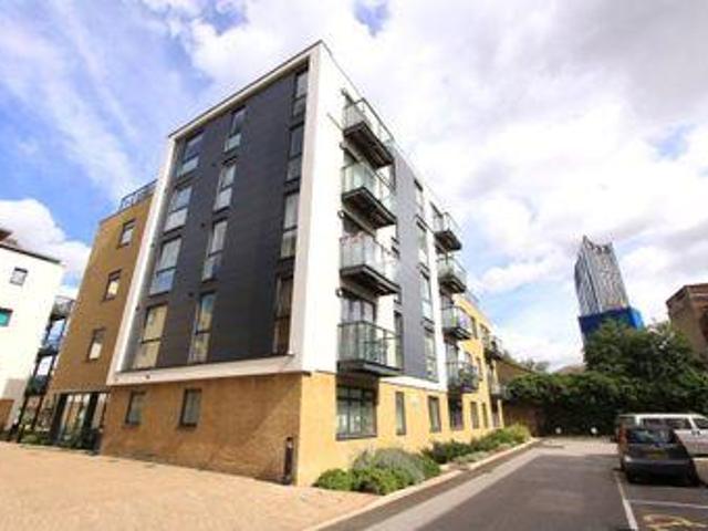 2 Bedrooms Flat for rent in George Mathers Road, London SE11
