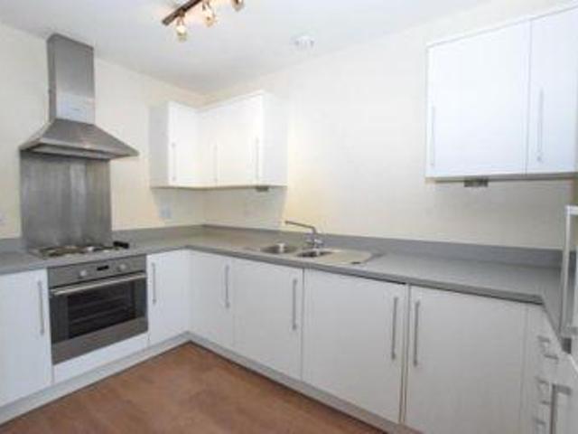 2 Bedrooms Flat for rent in George Mathers Road, London SE11