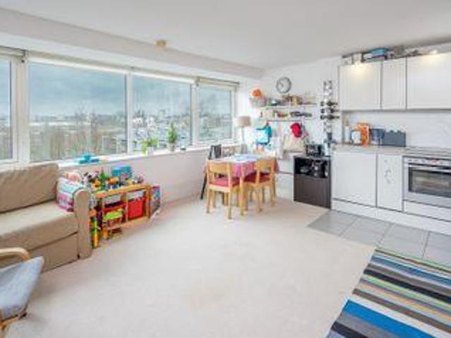 2 Bedrooms Flat for rent in George Beard Road, London SE8