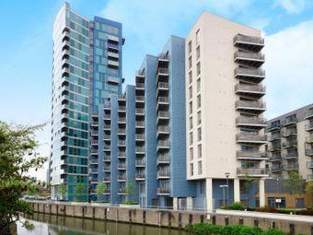 2 Bedrooms Flat for rent in George Hudson Tower, Stratford, London E15