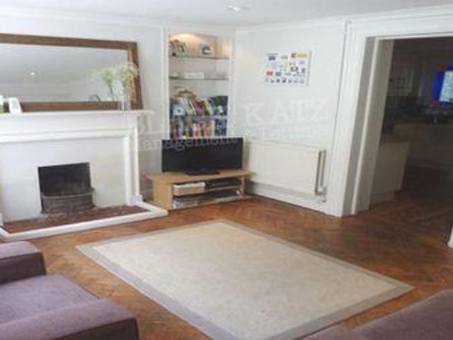 2 Bedrooms Flat for rent in Georgiana Street, London NW1