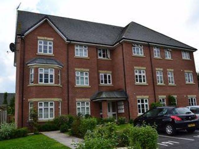2 Bedrooms Flat for rent in Gibstone Close, Atherton, Manchester M46