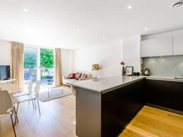 2 Bedrooms Flat for rent in Gideon Road, Battersea SW11