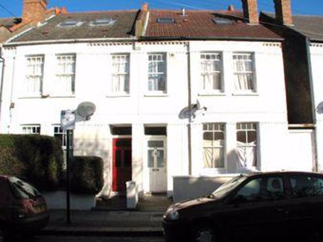 2 Bedrooms Flat for rent in Gilbey Road, Tooting Broadway, London SW17
