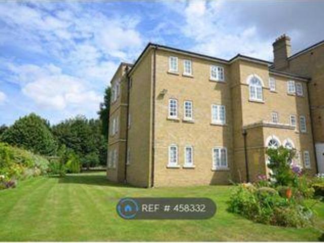 2 Bedrooms Flat for rent in Gilbert Close, London SE18