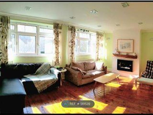 2 Bedrooms Flat for rent in Gilbertson House, London E14