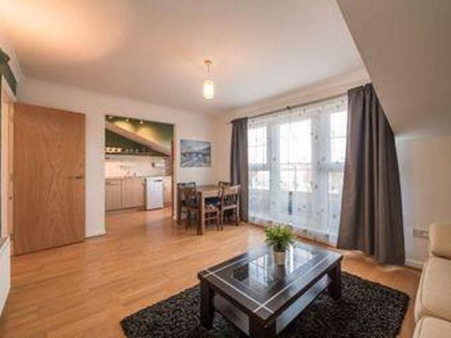 2 Bedrooms Flat for rent in Gilmerton Road, Edinburgh EH17