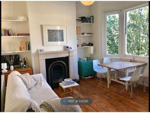2 Bedrooms Flat for rent in Gironde Road, London SW6