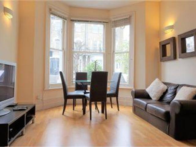 2 Bedrooms Flat for rent in Glazbury Road, West Kensington Barons Court W14