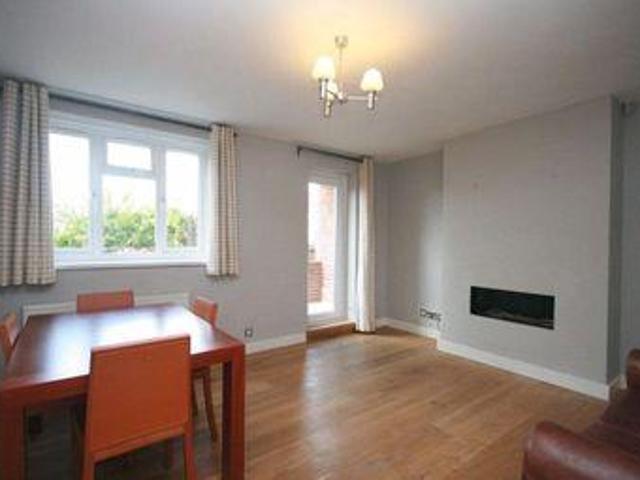 2 Bedrooms Flat for rent in Gledstanes Road, West Kensington W14