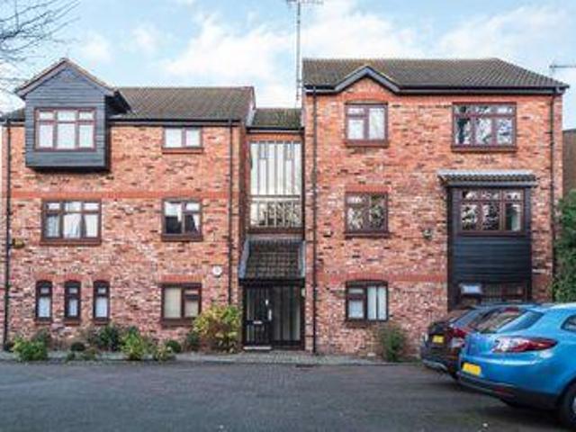 2 Bedrooms Flat for rent in Glenshee Close, Northwood HA6