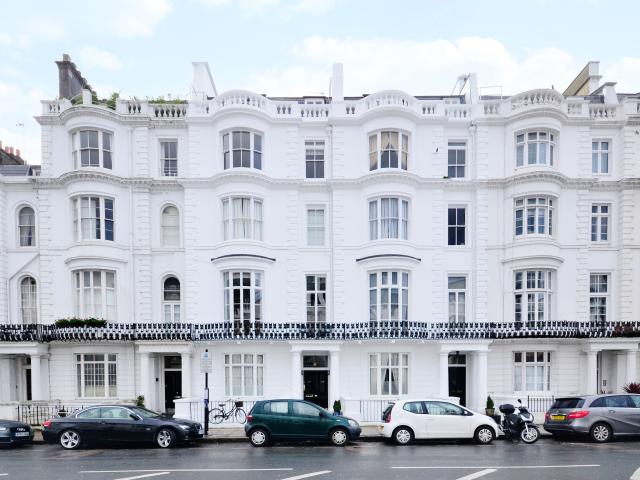 2 Bedrooms Flat for Rent in Gloucester Terrace | Foxtons