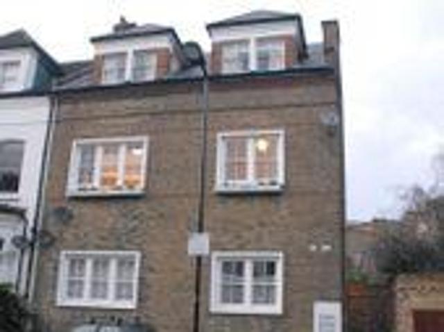 2 Bedrooms Flat for rent in Gloucester Drive, London N4