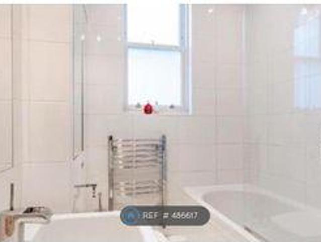 2 Bedrooms Flat for rent in Gloucester Gardens, London W2