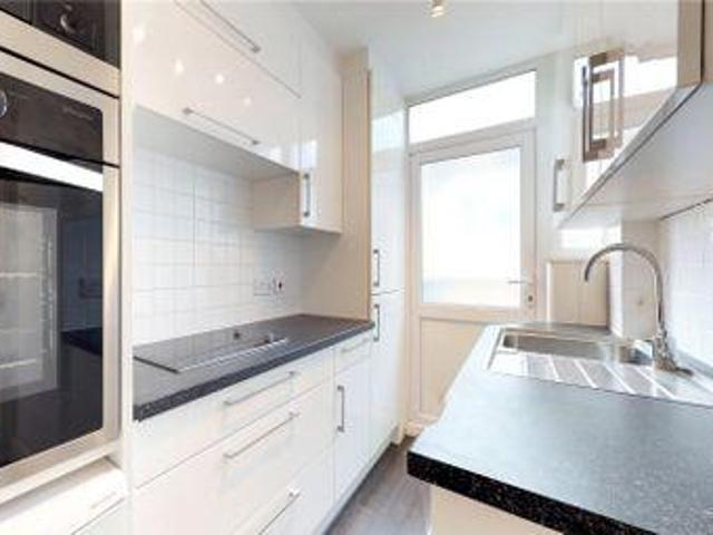 2 Bedrooms Flat for rent in Gloucester Place, London NW1