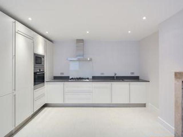 2 Bedrooms Flat for rent in Gloucester Place, London W1U