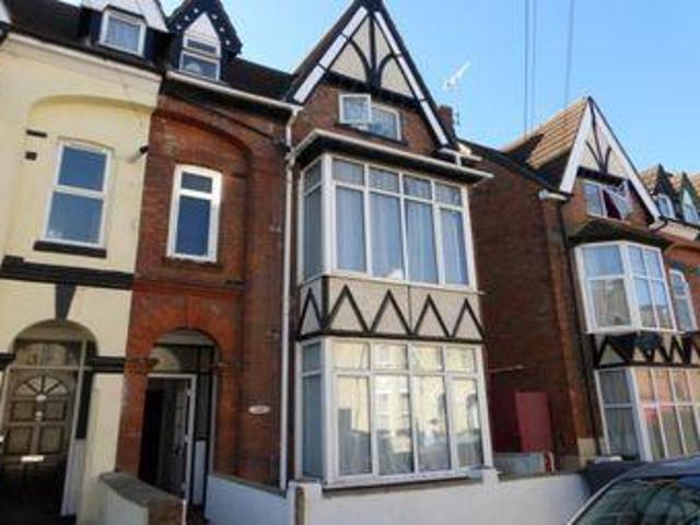 2 Bedrooms Flat for rent in Grafton Road, Bedford MK40