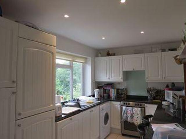 2 Bedrooms Flat for rent in Graham Road, Wimbledon, London SW19