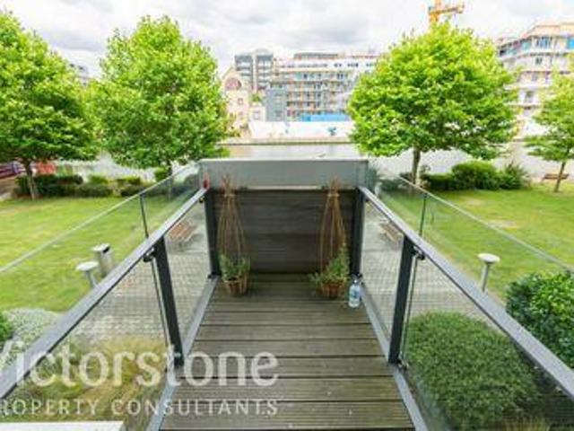 2 Bedrooms Flat for rent in Graham Street, Angel, London N1