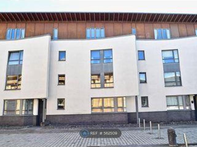 2 Bedrooms Flat for rent in Graham Square, Glasgow G31