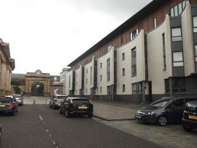 2 Bedrooms Flat for rent in Graham Square, Glasgow G31