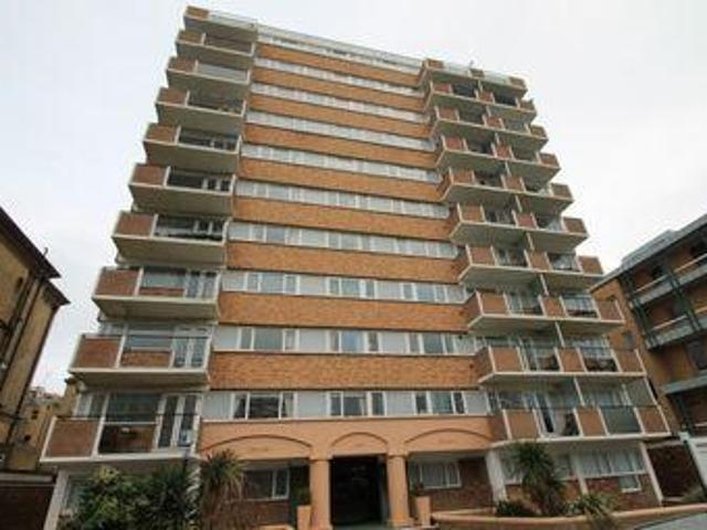 2 Bedrooms Flat for rent in Grand Avenue, Hove BN3