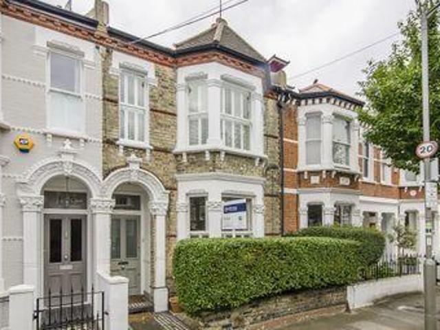 2 Bedrooms Flat for rent in Grandison Road, London SW11