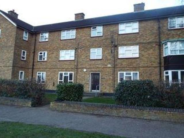 2 Bedrooms Flat for rent in Grange Court, Middlefields, Letchworth Garden City SG6
