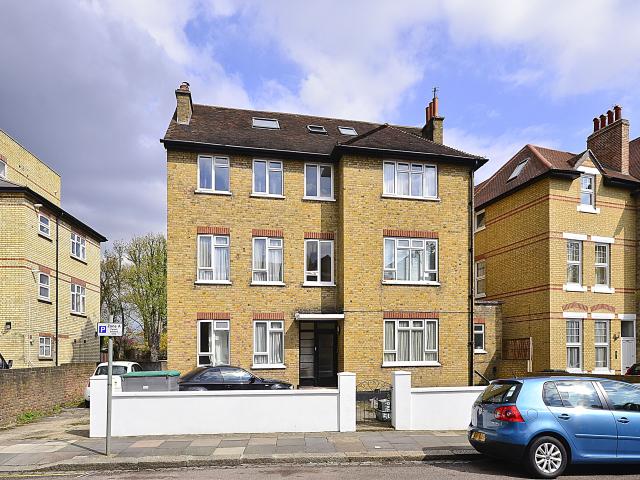 2 Bedrooms Flat for Rent in Grange Park | Foxtons