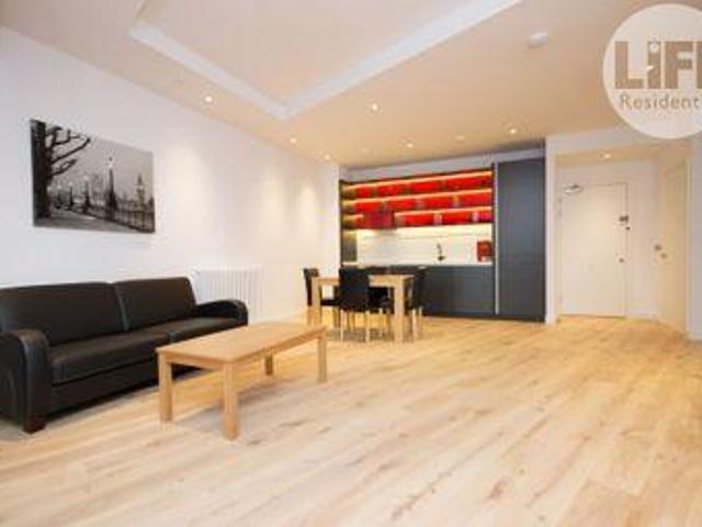 2 Bedrooms Flat for rent in Grantham House, 46 Botanic Square, Docklands, London E14