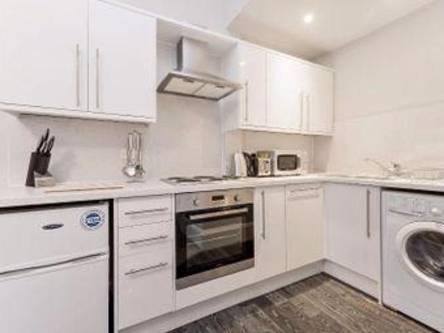 2 Bedrooms Flat for rent in Grantley Street, Shawlands, Glasgow G41