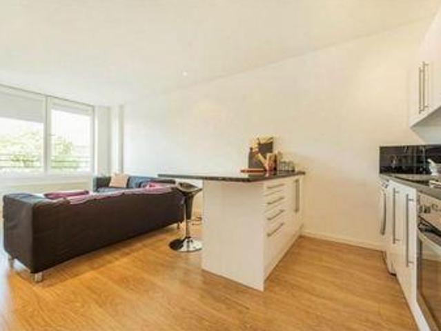 2 Bedrooms Flat for rent in Granville Arcade, Coldharbour Lane, London SW9