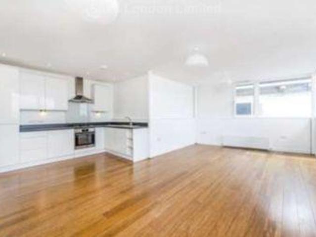 2 Bedrooms Flat for rent in Granville Arcade, Coldharbour Lane, London SW9