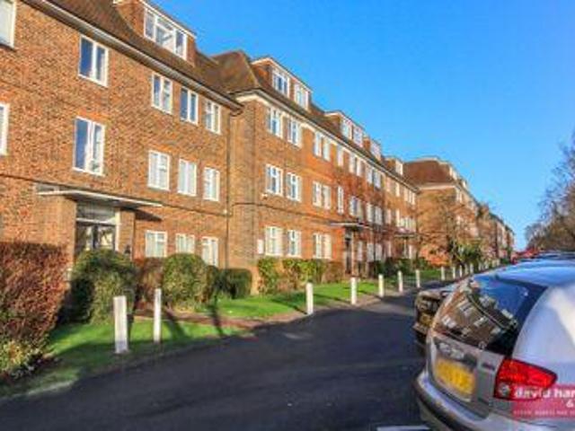 2 Bedrooms Flat for rent in Granville Place, High Road N12