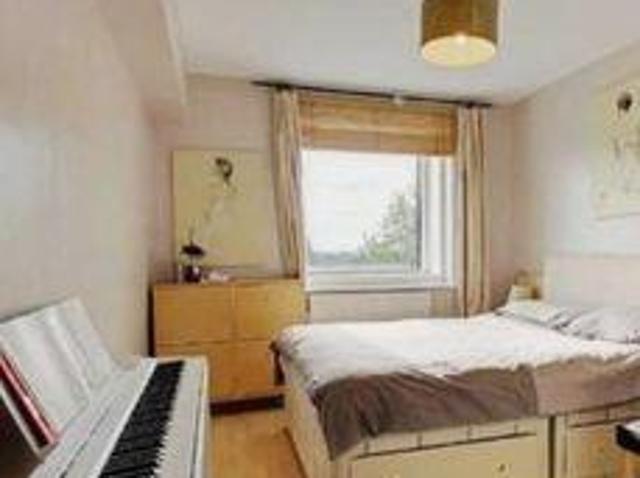 2 Bedrooms Flat for rent in Granville Point, Granville Road, London NW2