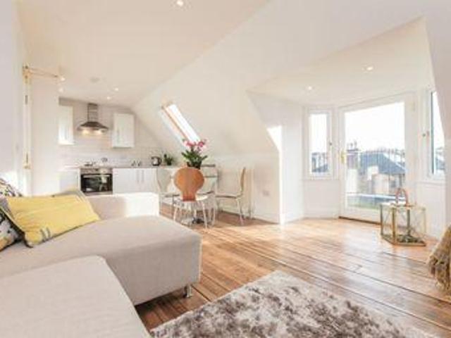 2 Bedrooms Flat for rent in Granville Terrace, Edinburgh EH10