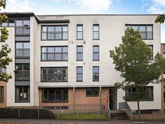 2 Bedrooms Flat for rent in Great Dovehill, Glasgow G1