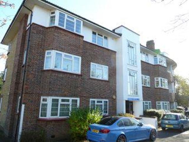 2 Bedrooms Flat for rent in Great North Road, Barnet EN5