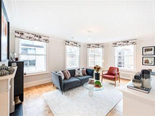 2 Bedrooms Flat for rent in Great Portland Street, Marylebone, London W1W