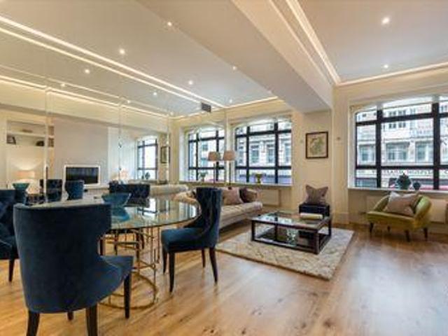 2 Bedrooms Flat for rent in Great Portland Street, London W1W