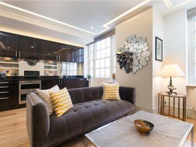 2 Bedrooms Flat for rent in Great Portland Street, London W1W