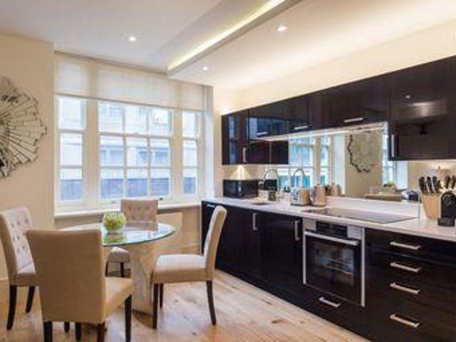2 Bedrooms Flat for rent in Great Portland Street, London W1W