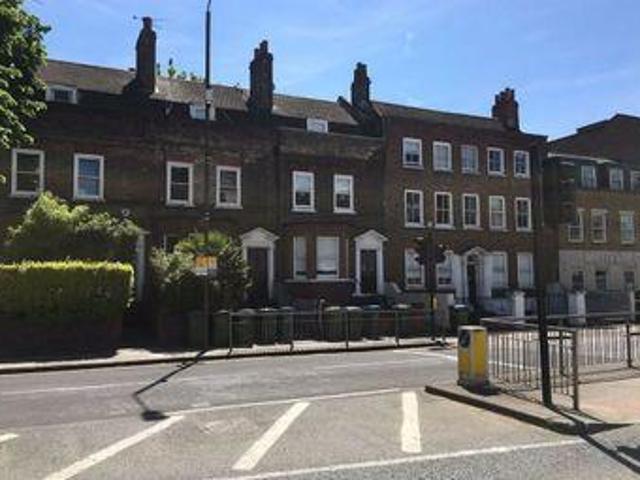 2 Bedrooms Flat for rent in Greenwich High Road, Greenwich SE10