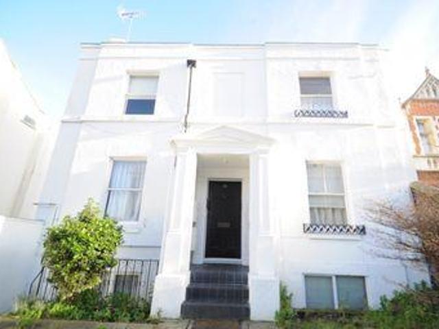 2 Bedrooms Flat for rent in Greenwich South Street, London SE10