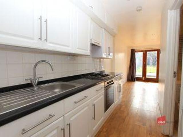 2 Bedrooms Flat for rent in Green Lane, Ilford IG1