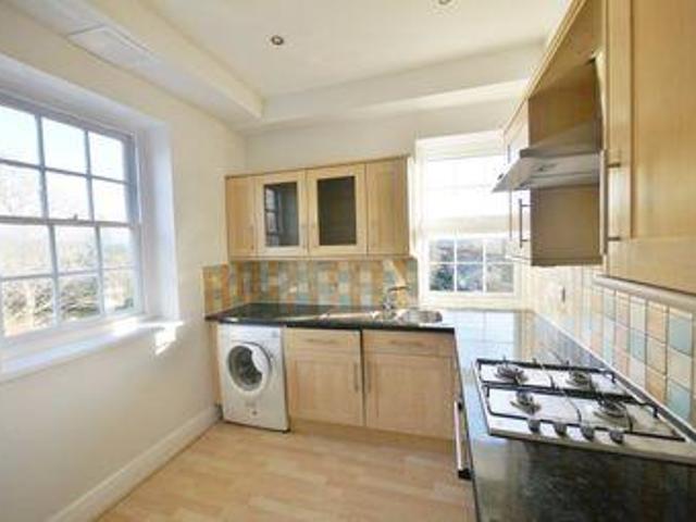 2 Bedrooms Flat for rent in Green Lane, Northwood HA6