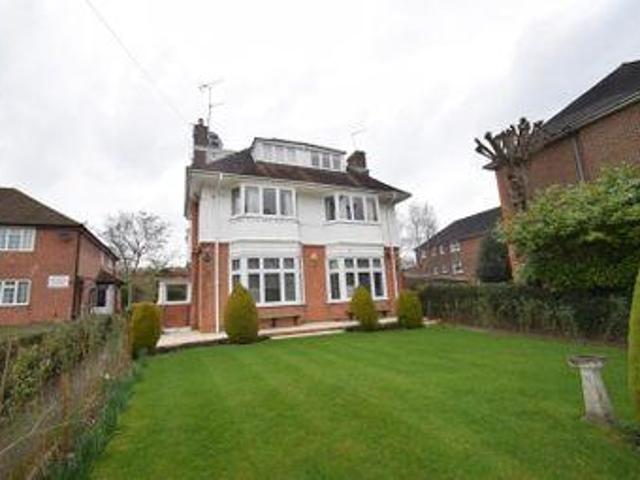 2 Bedrooms Flat for rent in Green Lane, Northwood HA6