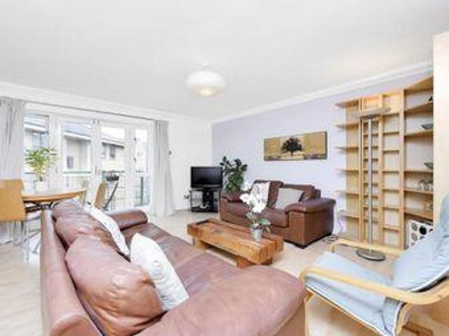 2 Bedrooms Flat for rent in Green Lanes, London N4