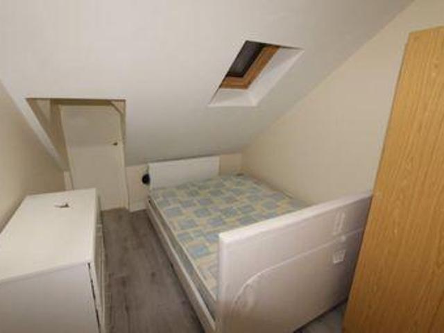 2 Bedrooms Flat for rent in Green Lanes, London N8